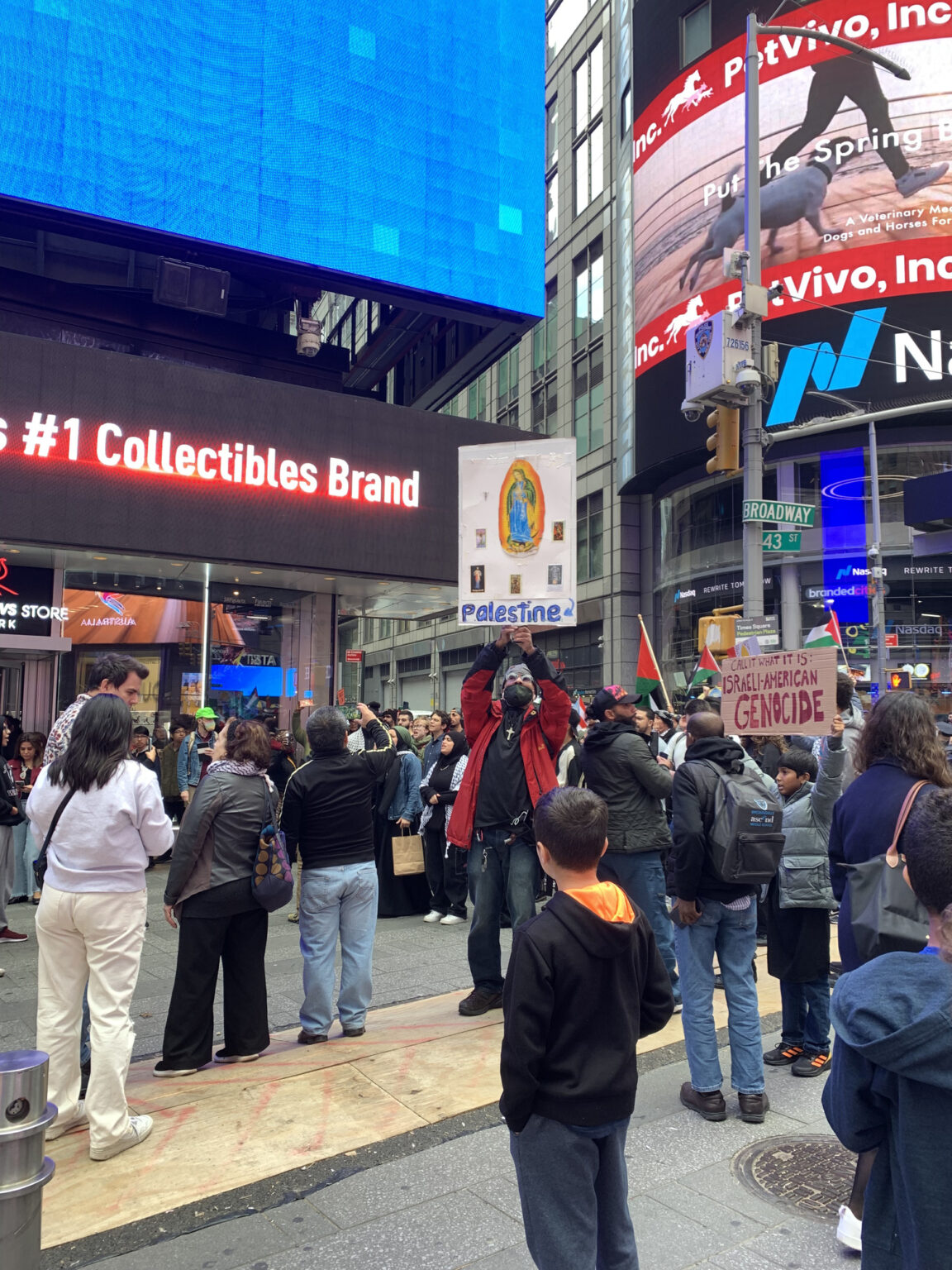 Rival Protests Flood Times Square Amid Israeli-Palestinian Conflict ...