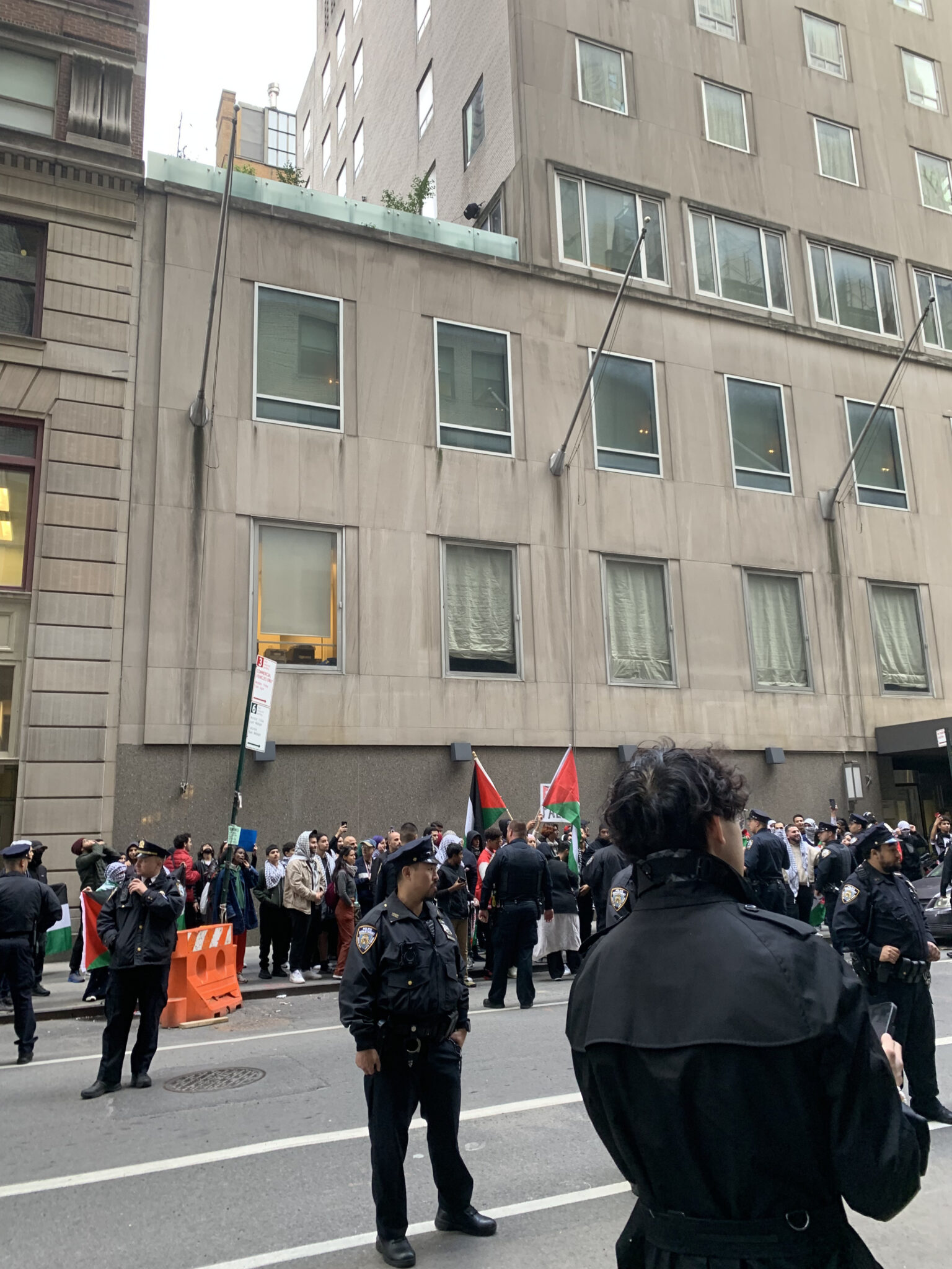 Rival Protests Flood Times Square Amid Israeli-Palestinian Conflict ...